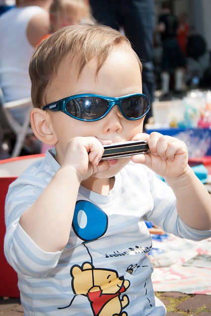 ontwikkeling dreumes 12 maanden: je baby is geen baby meer...
