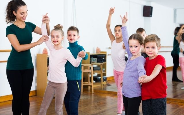 ontwikkeling van kind van 8 jaar - alle mijlpalen op een rij